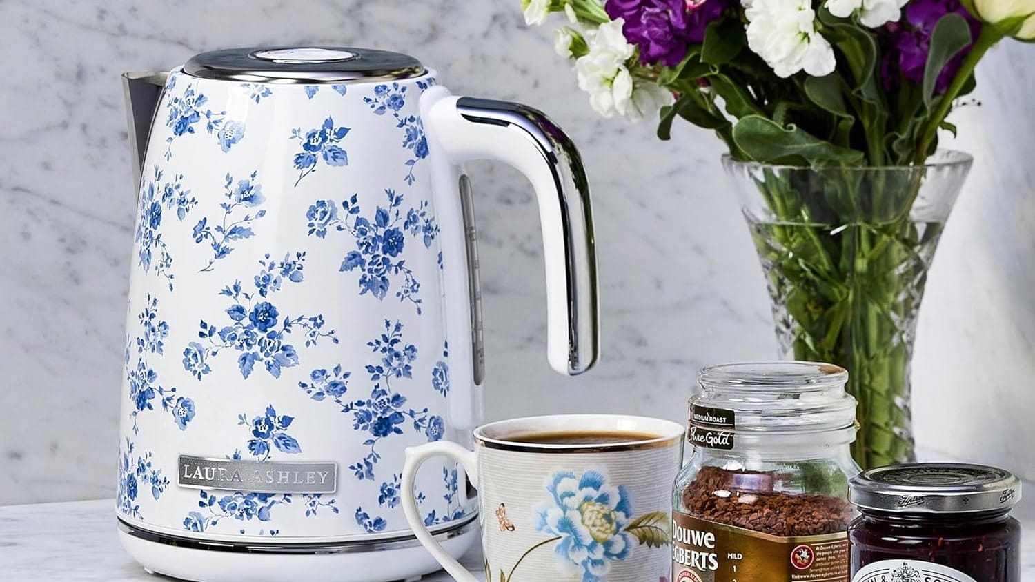 Teasmade - the ultimate guide to drinking tea in bed